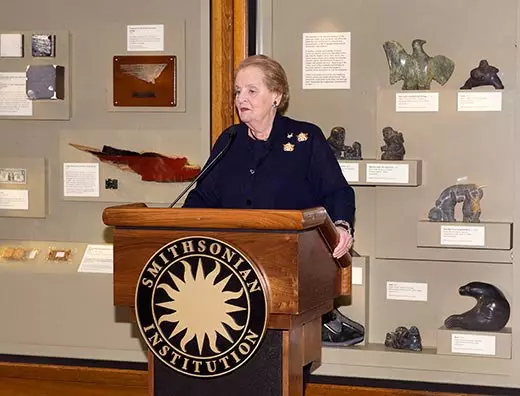 Madeleine Albright pri Ŝia Vivo en Stiftoj 19598_5