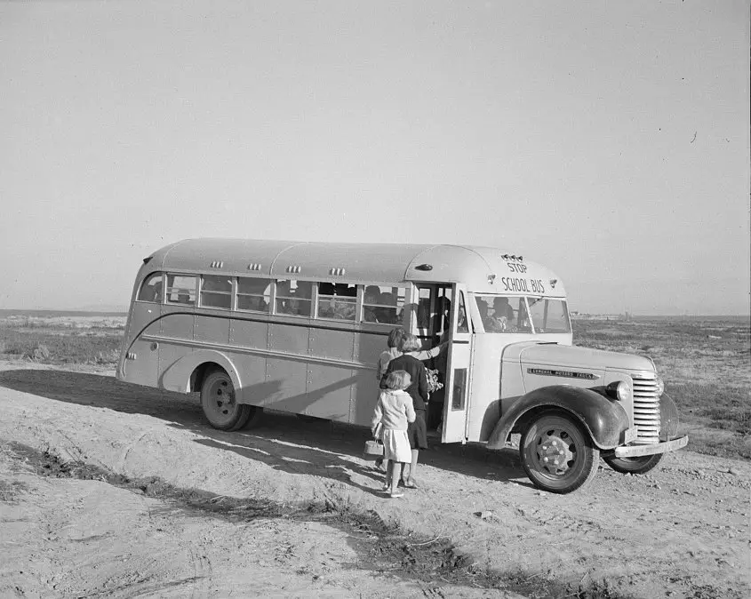 De skiednis fan hoe't skoalbussen giel waarden 19628_3