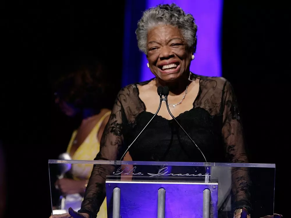 Yeni Basılan Maya Angelou Mahalleleri Dolaşıma Girdi ve Tarih Yazdı