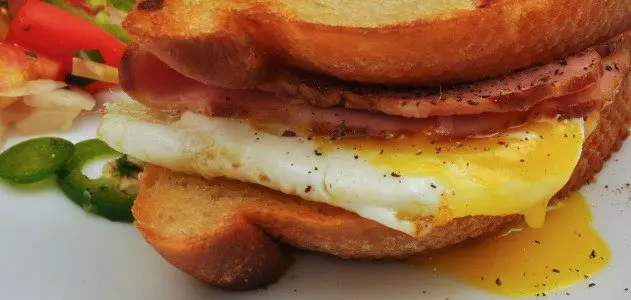 Eating Breakfast Probably Won’t Help You Lose Weight