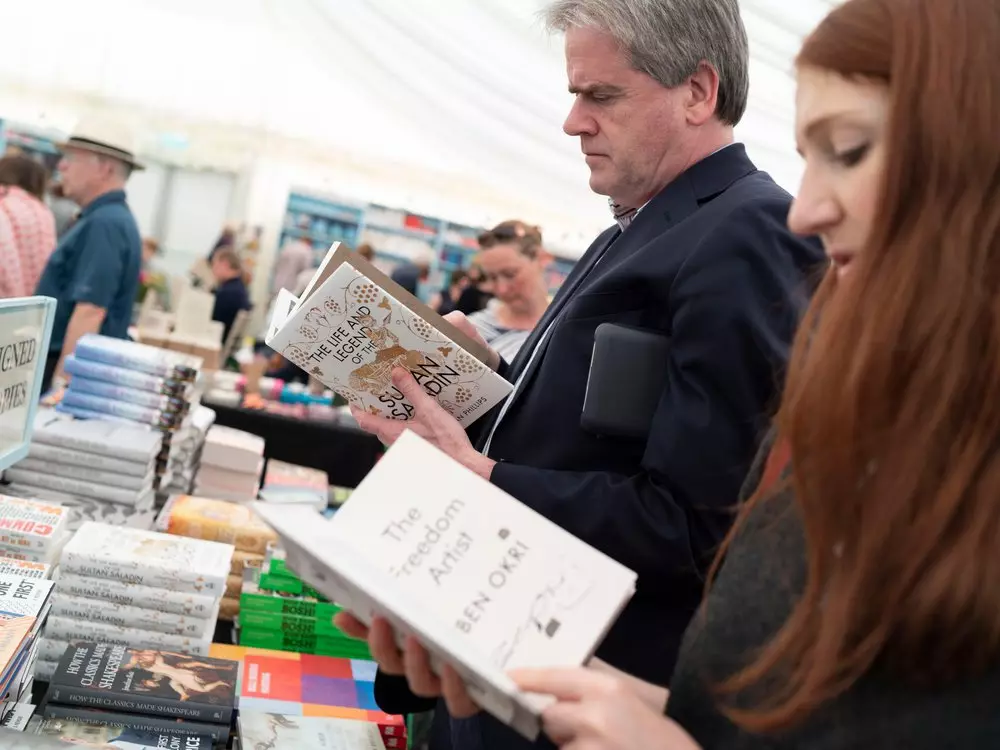 Lelaki Yang Mengubah Pekan Welsh Menjadi 'Kerajaan' Buku Terpakai