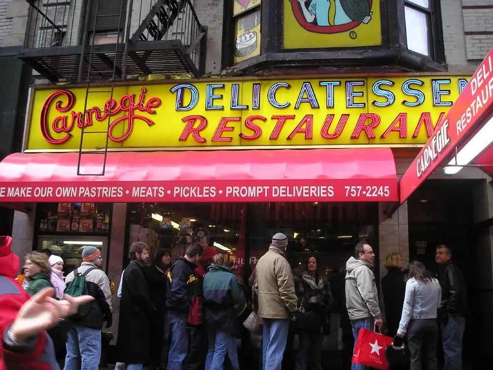 80 տարի անց Նյու Յորքի խորհրդանշական Carnegie Deli-ն վերջնականապես փակվում է