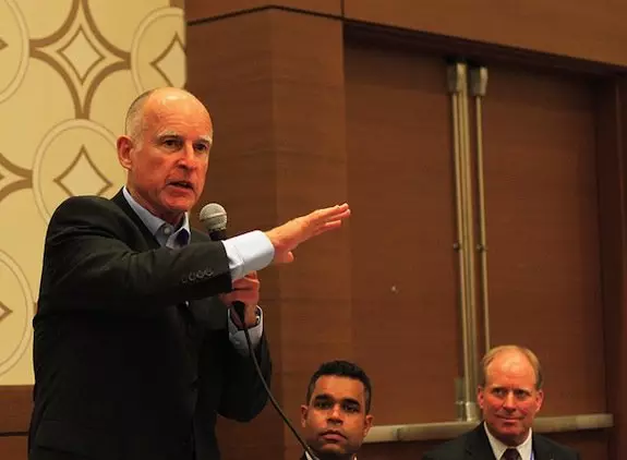 Gubernur California Jerry Brown