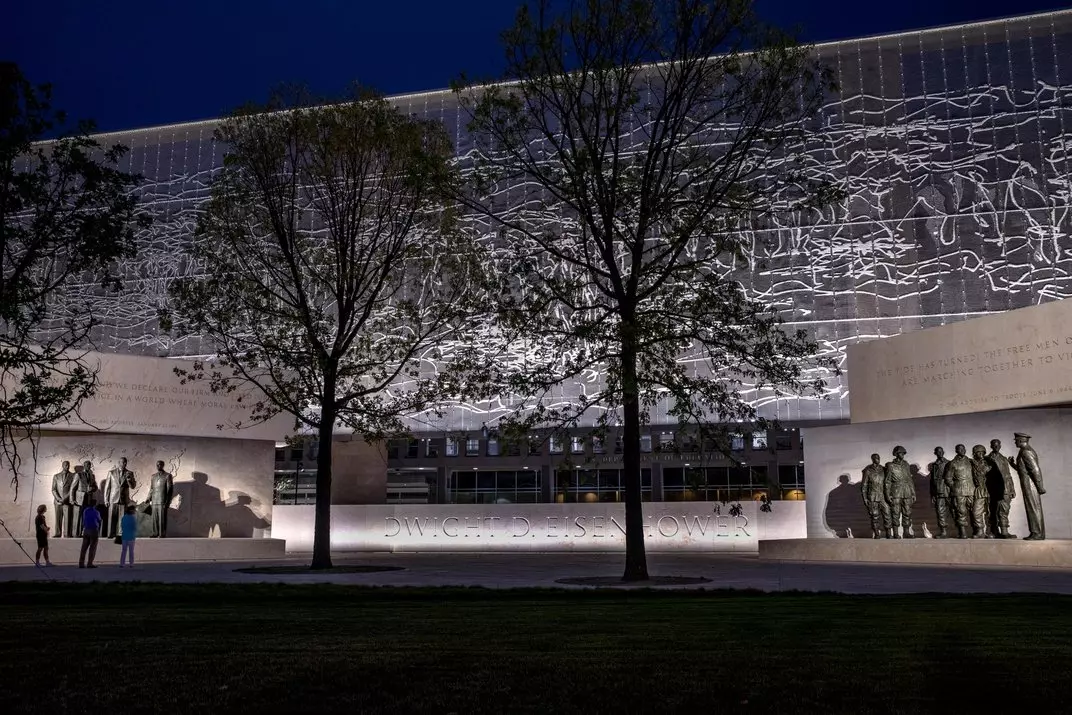 Gecə Eisenhower Memorial