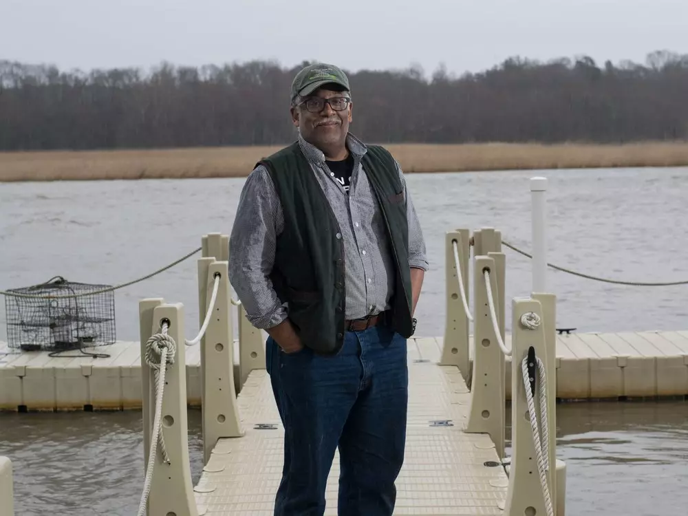 Fred Tutman on Patuxent Riverkeeper, Chesapeake'i lahe piirkonna pikima staažiga veehoidja ja ainus Aafrika-Ameerika veehoidja riigis.