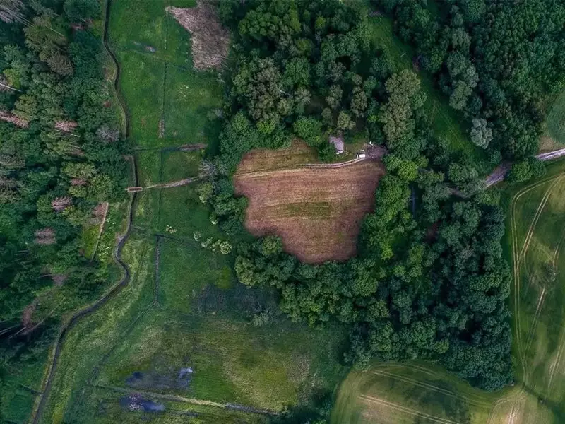 Mga Labi ng mga Biktima ng Nazi Massacre na Natuklasan sa 'Death Valley' ng Poland