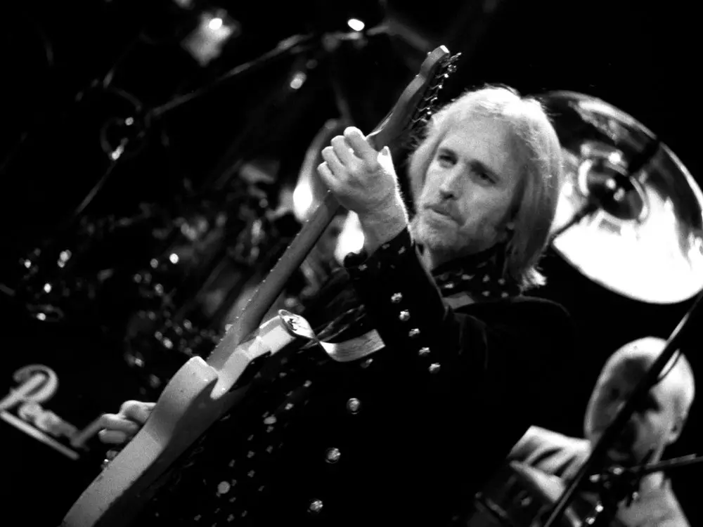 Tom Petty, porta-estandarte do rock clássico, morre aos 66 anos