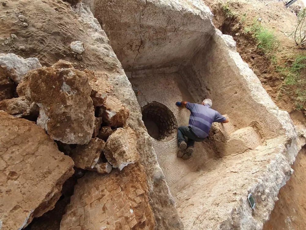 Byzantine-Era Wine Press, An Sami Kuɗin Zinare Kusa da Tel Aviv