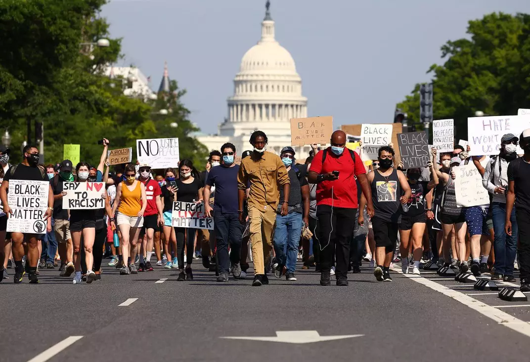 Protest Black Lives Matter yn Washington, DC ym mis Mehefin 2020