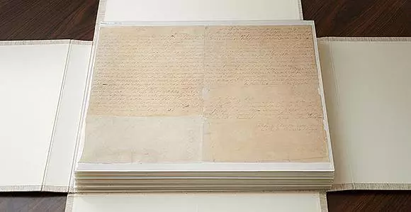 Printer’s Manuscript of the Book of Mormon se prodává za 35 milionů dolarů