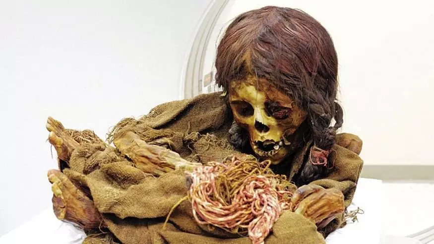 Imyaka 500-Inca Mummy yasubiye muri Boliviya