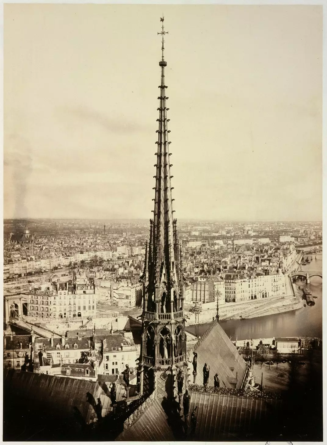 Charles Marville Druck der Turmspitze von Notre-Dame