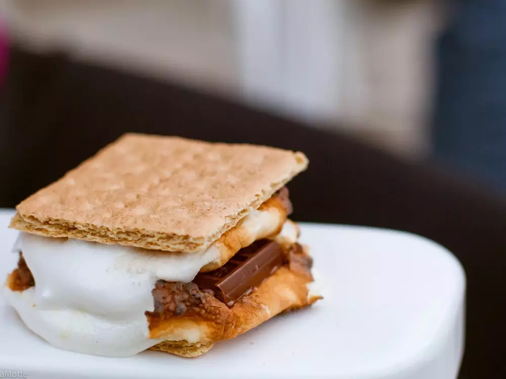 S'mores: Apple पाई से अधिक अमेरिकी