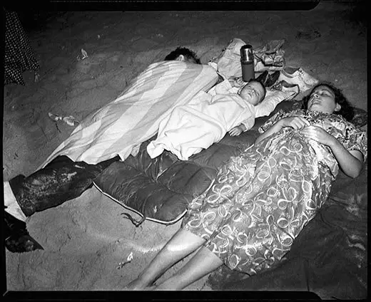 Пляждагы Weegee күнү 21089_9