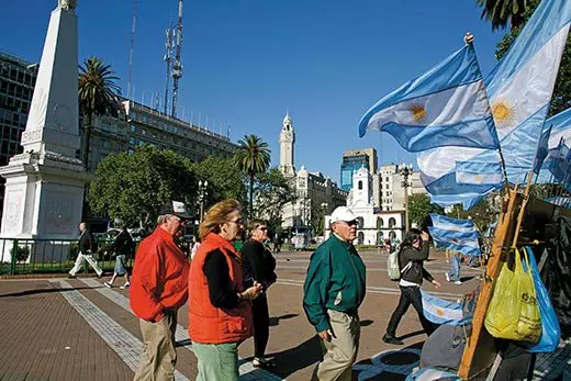 Buenos Aires: Le Malosi ma le Folafolaga a le Aai 21139_14