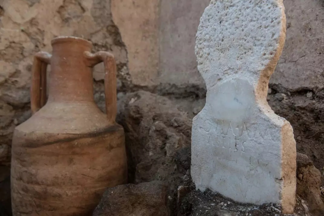 De útsûnderlik goed bewarre oerbliuwsels fan Romeinske prysters fûn yn Pompeii 21250_4