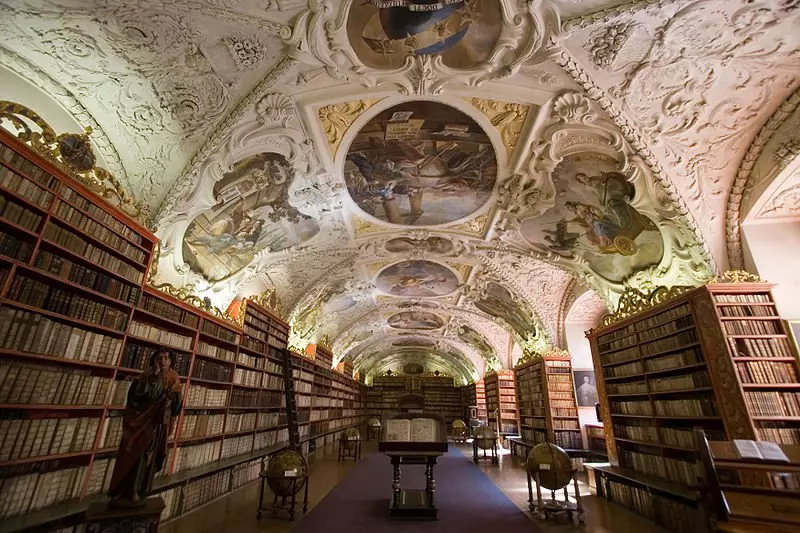 Библиотеката на Страховския манастир