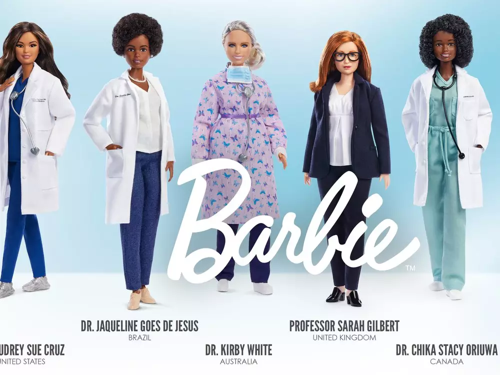 Les nouvelles poupées Barbie rendent hommage aux travailleurs médicaux de première ligne de Covid-19 du monde entier