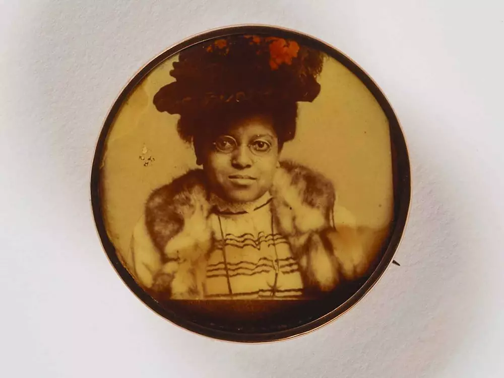 Untitled Woman in Hat Pin