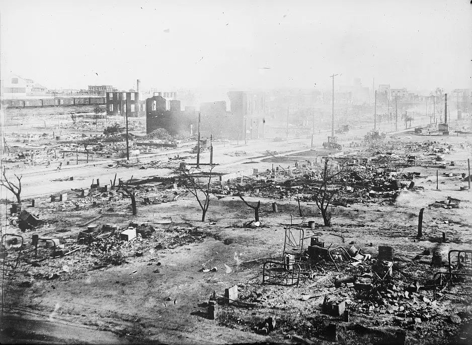 Rrënojat pas Masakrës së Tulsas në 1921