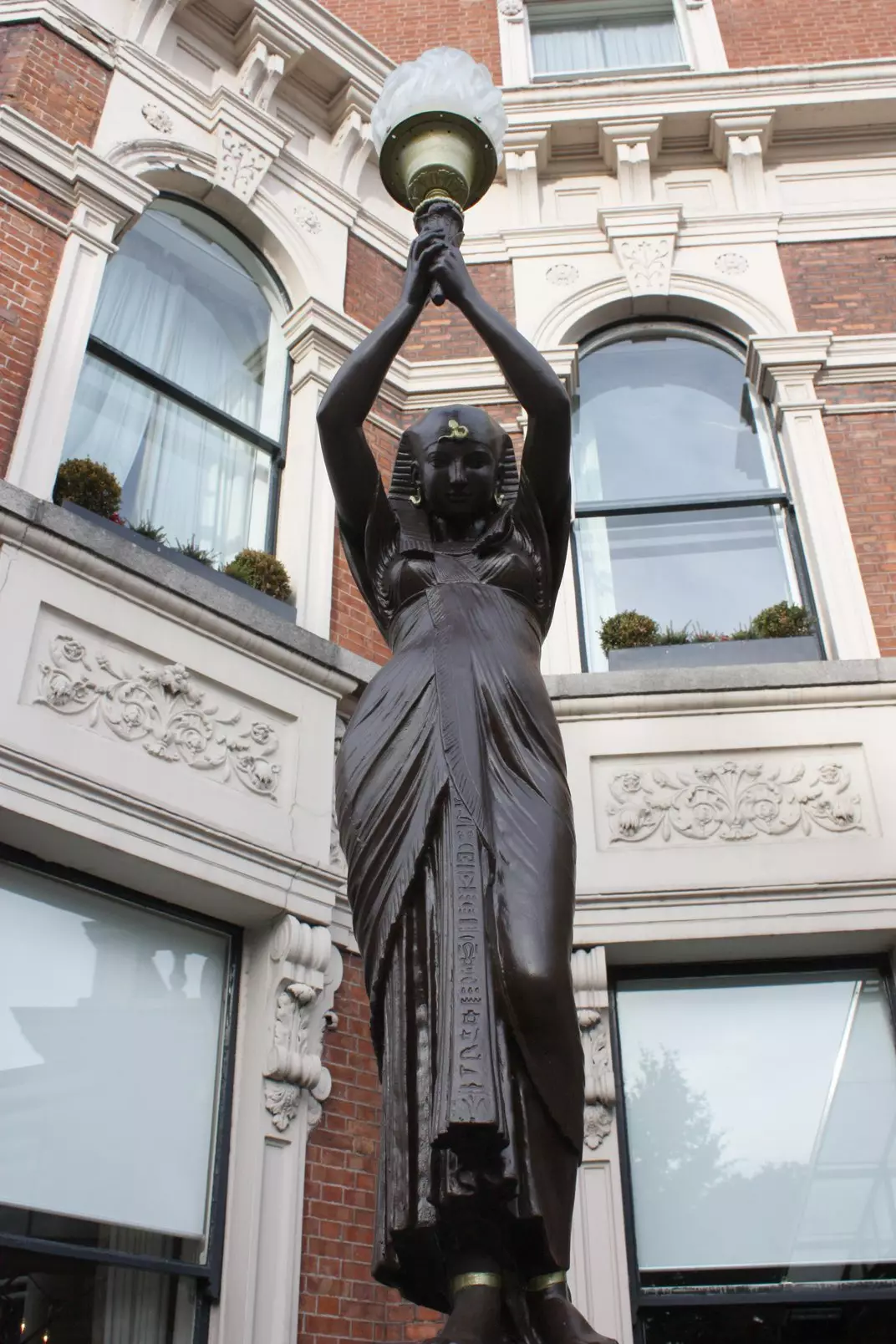 Dublin Hotel fjerner kontroversielt fire statuer av afrikanske kvinner 21487_4