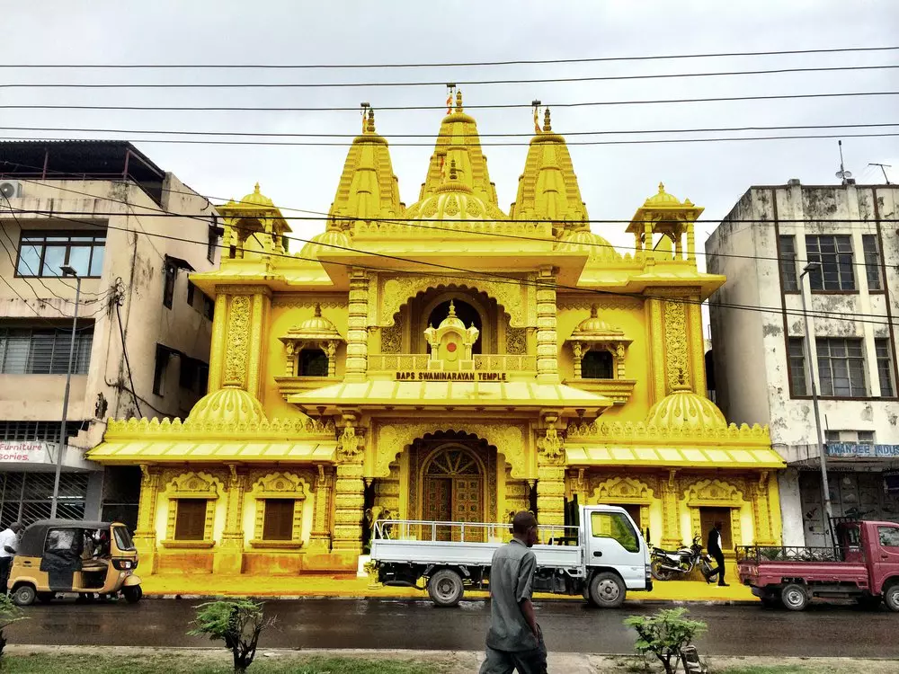 This Group Celebrates Kenya’s Religious Diversity by Painting Religious Centers Yellow