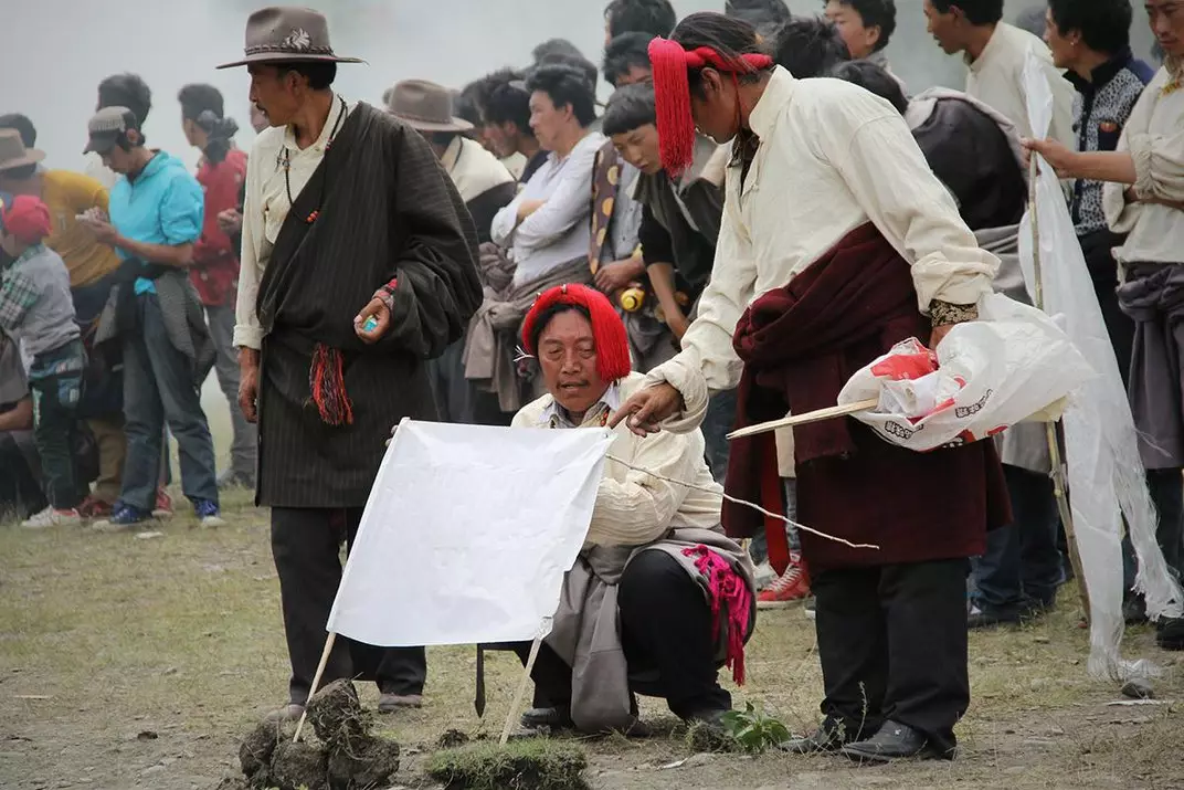 Ikusi Tibeteko zaldi kirol baten argazki harrigarri hauek 21821_9