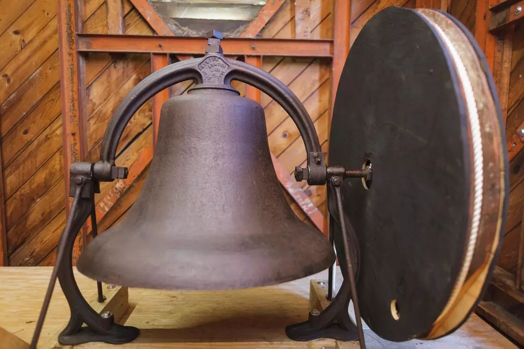 Histoaryske Bell Helps Ring yn New African American History Museum 21829_7