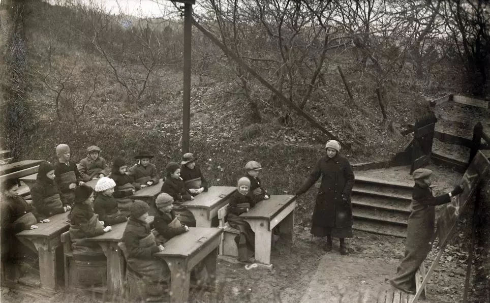 När tuberkulos drabbade världen gick skolor utanför