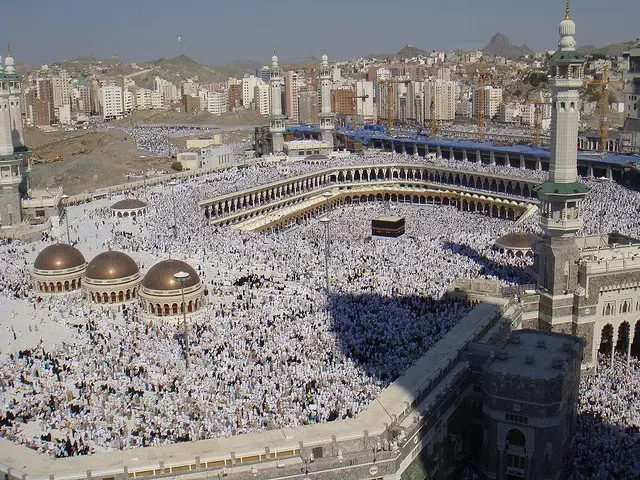 Hajj 직전에 두 명의 환자가 SARS 유사 바이러스에 감염되었습니다.