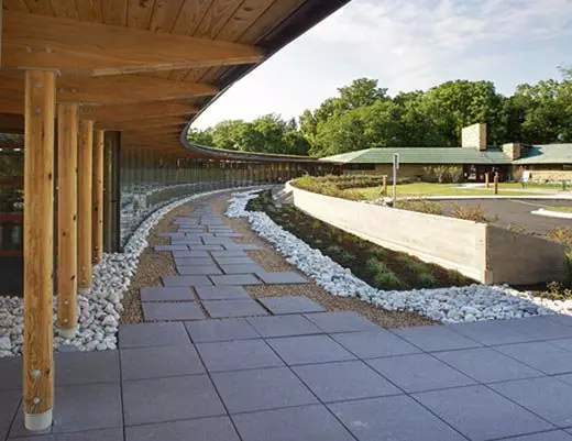 Una addició verda a la sala de reunions de Frank Lloyd Wright 21905_2