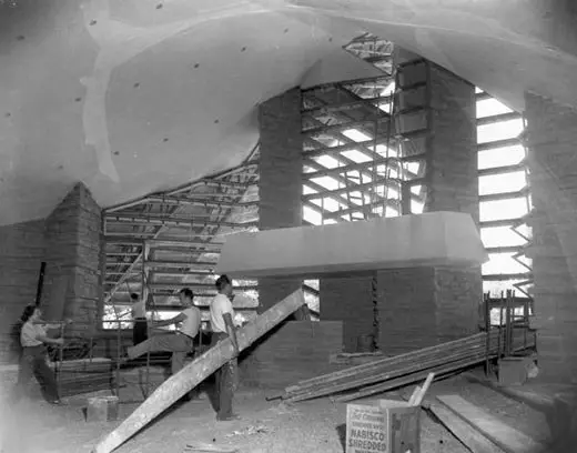 Una addició verda a la sala de reunions de Frank Lloyd Wright 21905_8