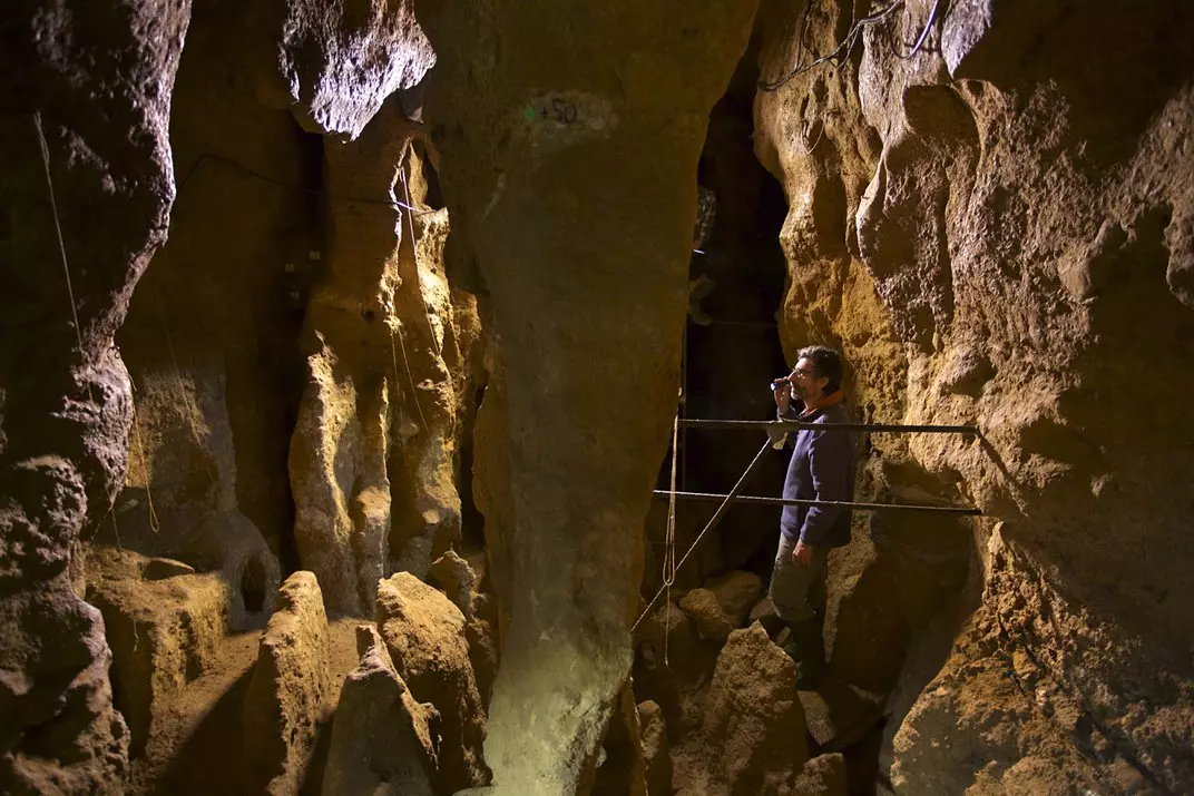 Ang Modernong mga Tawo ug Neanderthal Mahimong Mas Parehas Kay sa Atong Gihunahuna