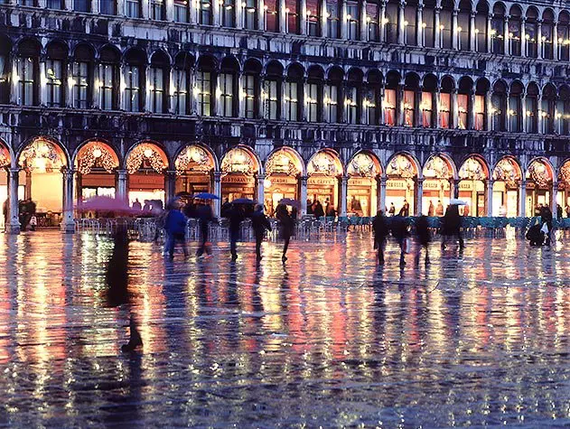 Musim hujan Dataran St Marks Venice Itali