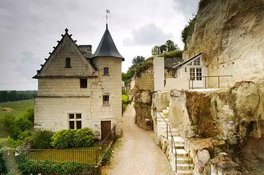Екскурсія печерними будинками Франції 22182_3