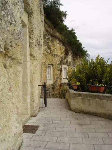 フランスの洞窟の家のツアー 22182_6