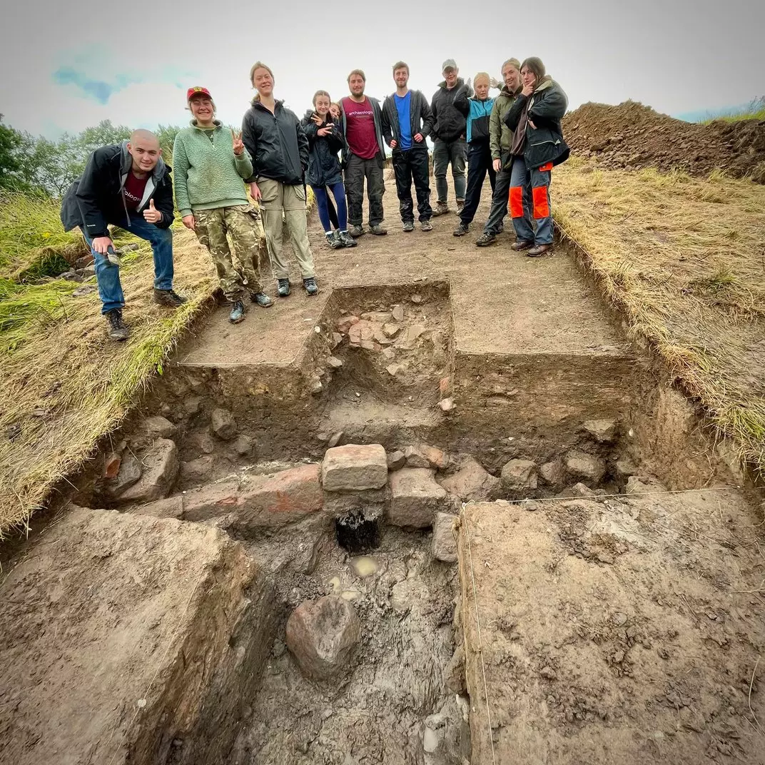 英國莊園的神秘土墩可能隱藏著中世紀城堡的遺跡 22201_4