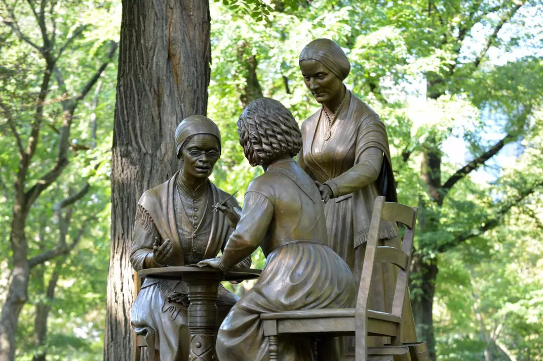 Zašto je važan prvi spomenik pravim ženama u Central Parku i zašto je kontroverzan 22241_5