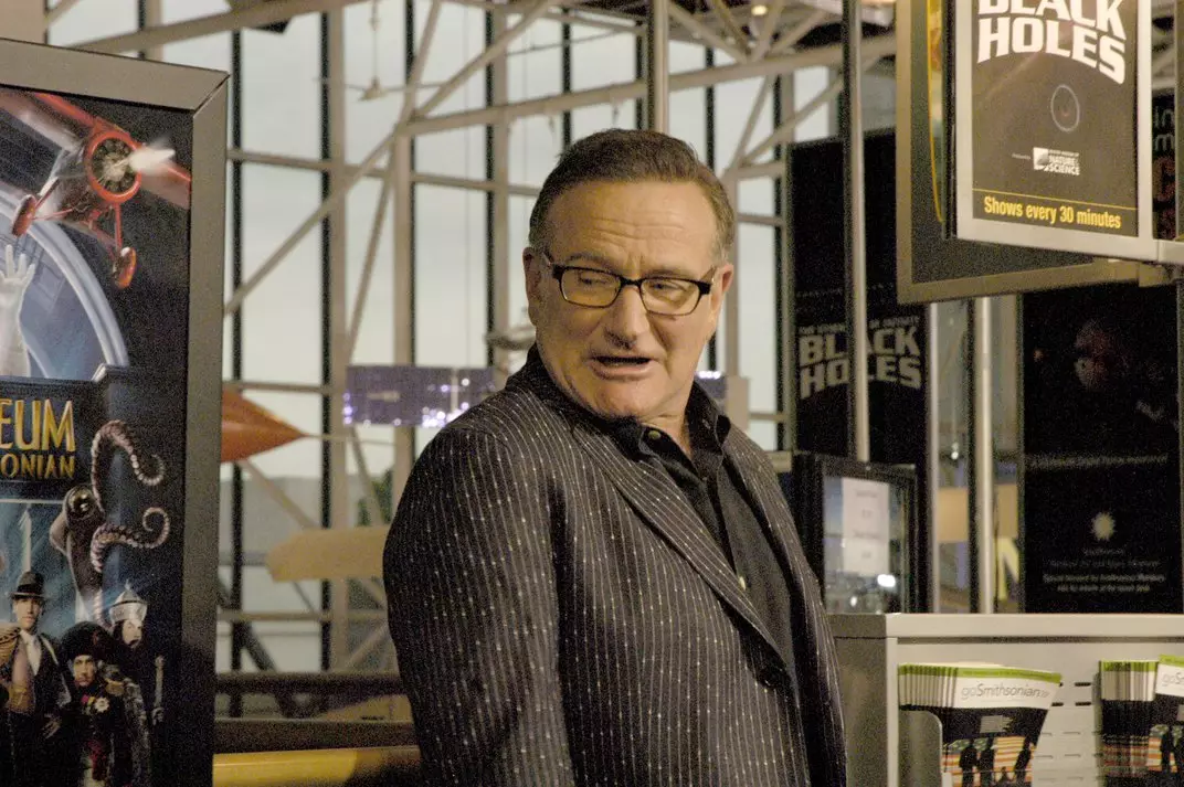 Muuqaallada Habeenkii ee Matxafka Premiere, oo ay ku jiraan Robin Williams iyo Ricky Gervais 22243_5