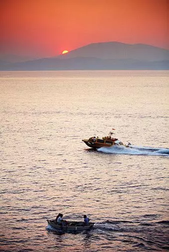 Mga bangka sa Hydra Greece bay