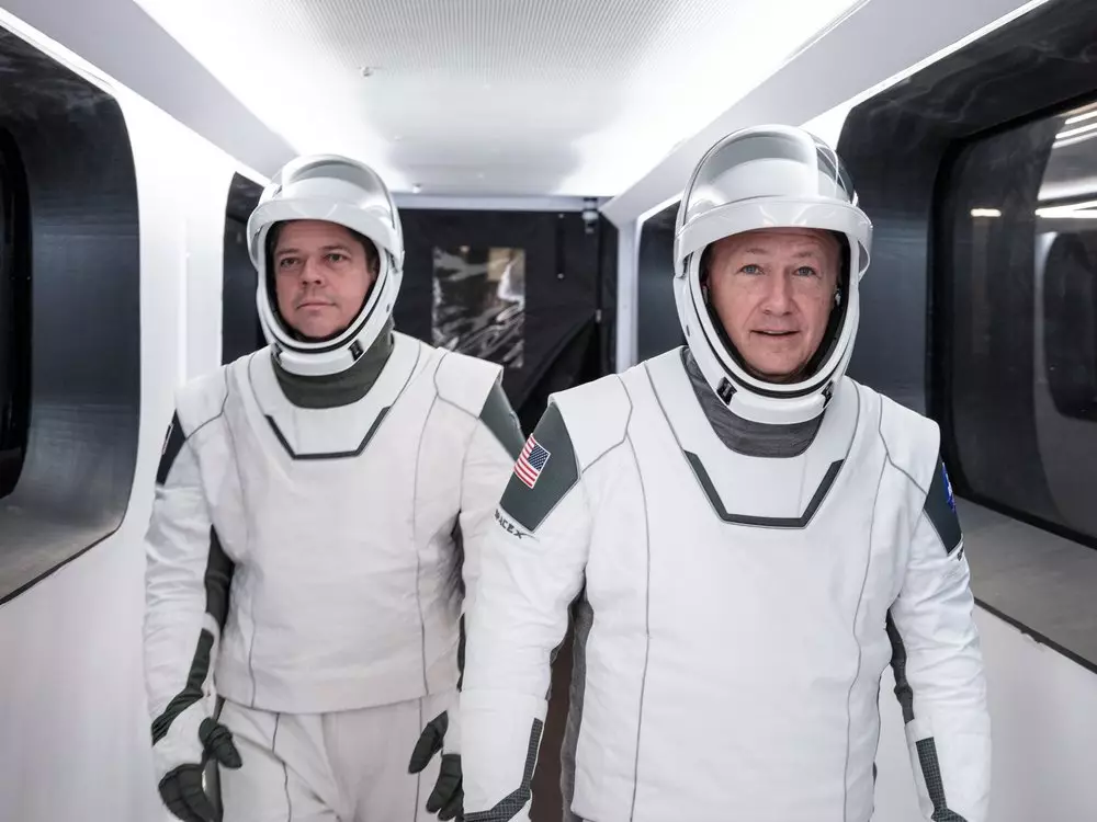 SpaceX Dragon Launch ndi Entry Suits