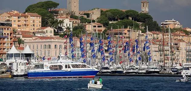 Pelabuhan di Cannes Perancis