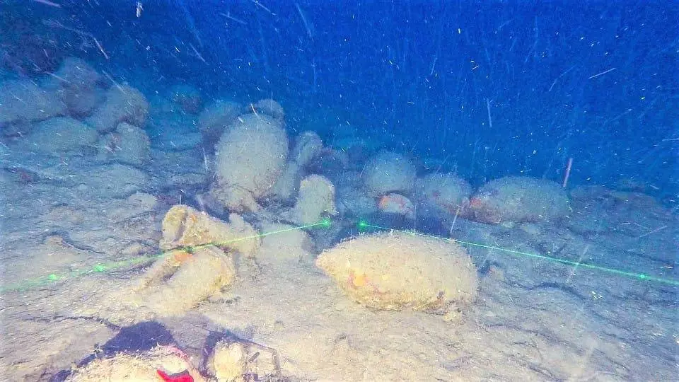 Amphores romaines au fond de l'océan
