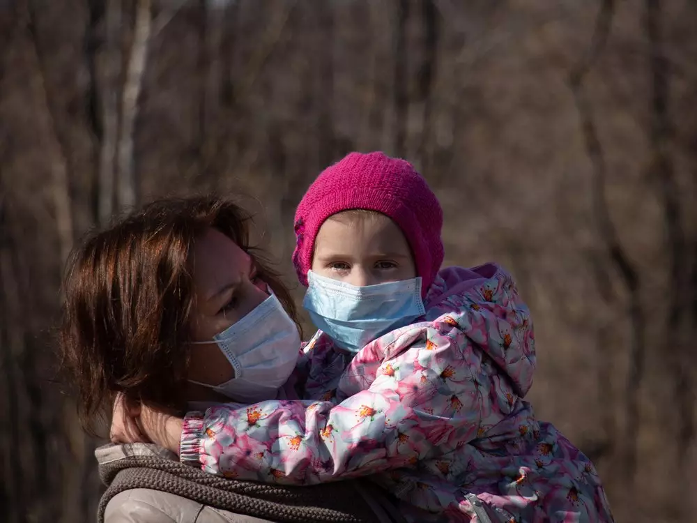 Interní zpráva CDC uvádí, že delta varianta Covid-19 je stejně nakažlivá jako plané neštovice