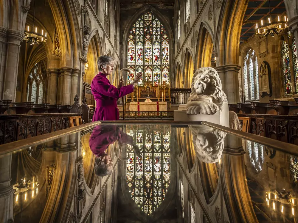 Esculturas de piedra de personajes de 'Crónicas de Narnia' adornarán iglesia medieval