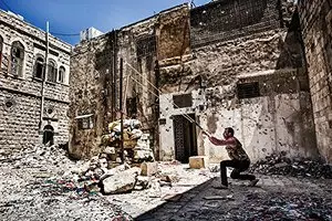 Hụchalụ thumbnail maka ụwa dum kpuru: Agha na ndụ na Northern Syria