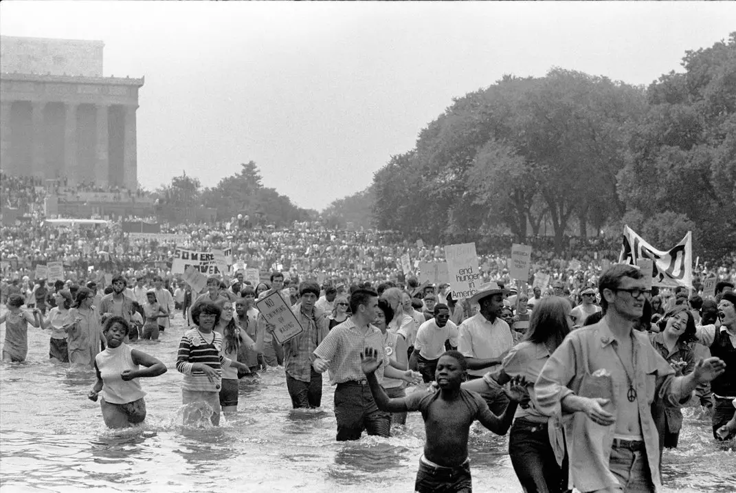 1968-жылдагы Тирилген шаардан тартылган сүрөттү жакшыраак көрүү 23022_6