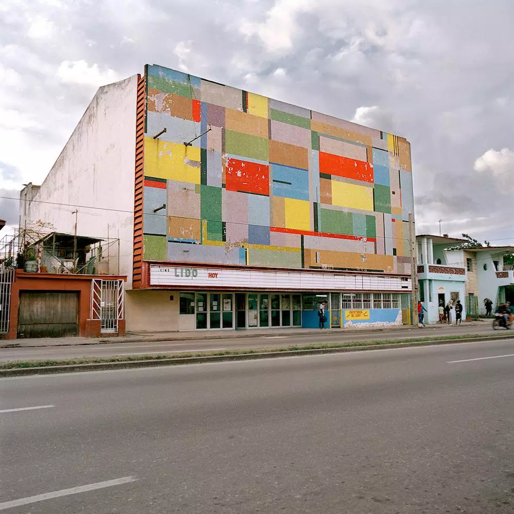 یہ تصاویر کیوبا کی دھندلاہٹ سنیما کی ثقافت کو کھینچتی ہیں۔ 23071_11