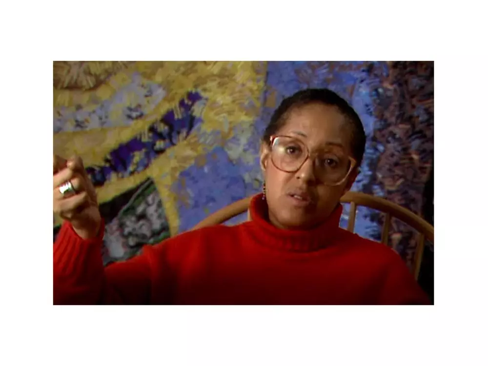 Howardena Pindell a Linda Freeman. Still from Interview with Howardena Pindell, 1991 January 14. Linda Freeman papers, 1971-2015. Archives of American Art, Smithsonian Institution. © Linda Freeman, L a S Video