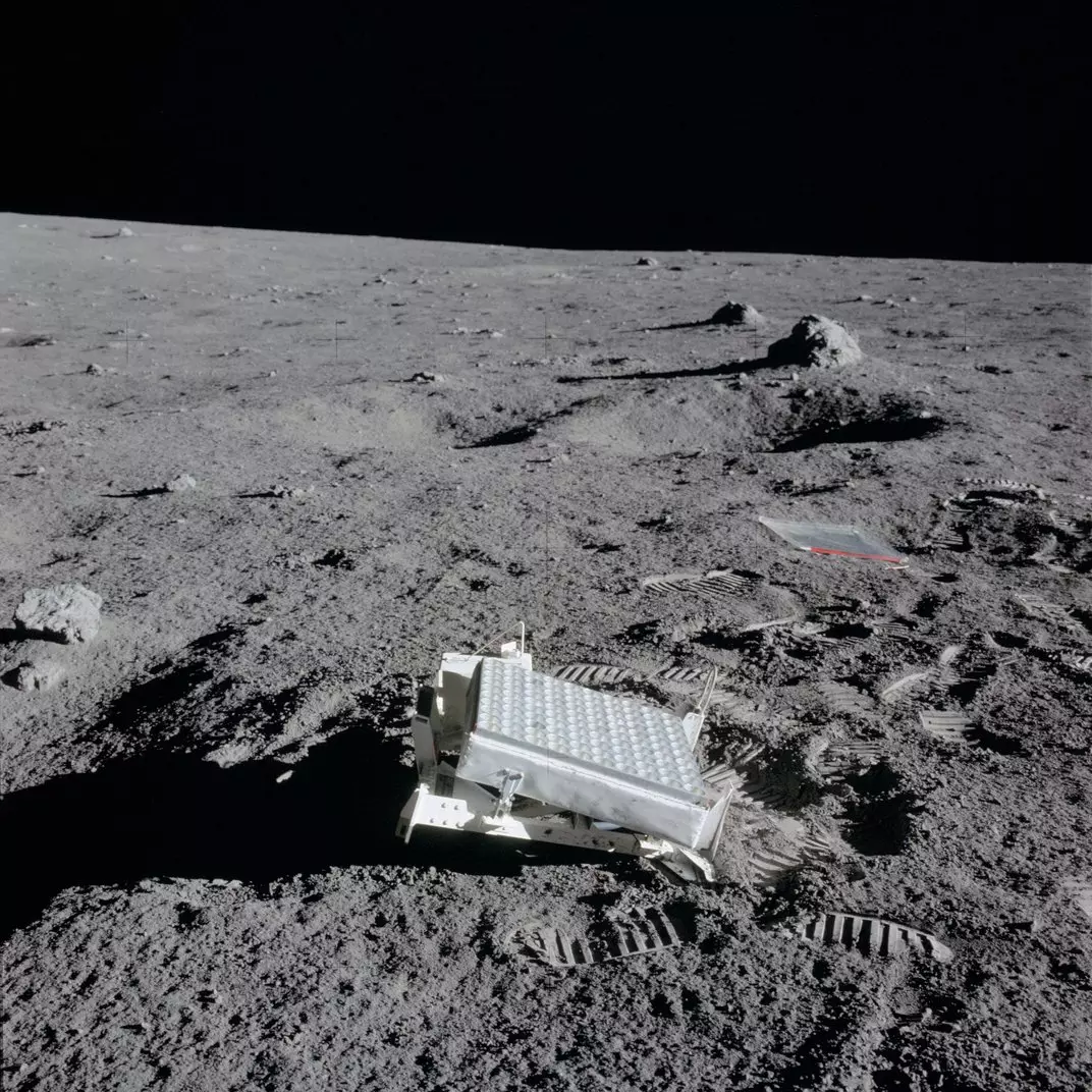 Scientists Shot Lasers at a Lunar Orbiter for a Decade. Then, One Bounced Back  23086_3